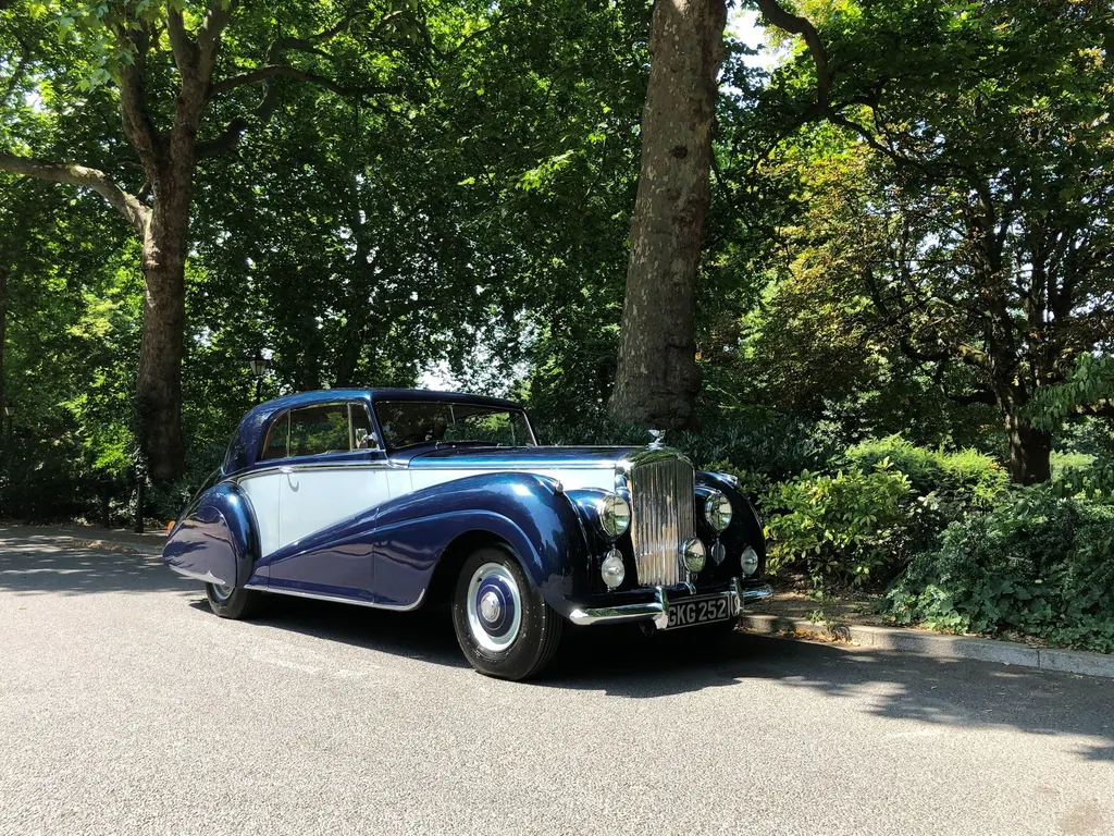 Classic Bentley Cars for Sale | CCFS